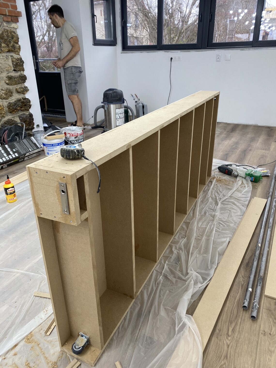 Construire une porte secrète bibliothèque dans sa maison