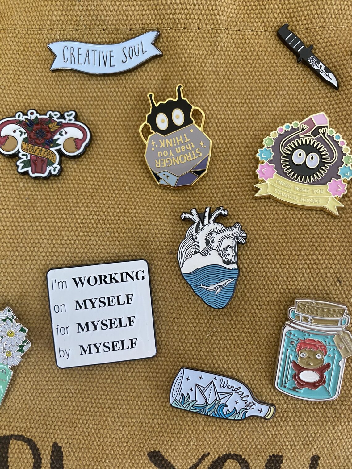 Collection de pins inspirants et engagés