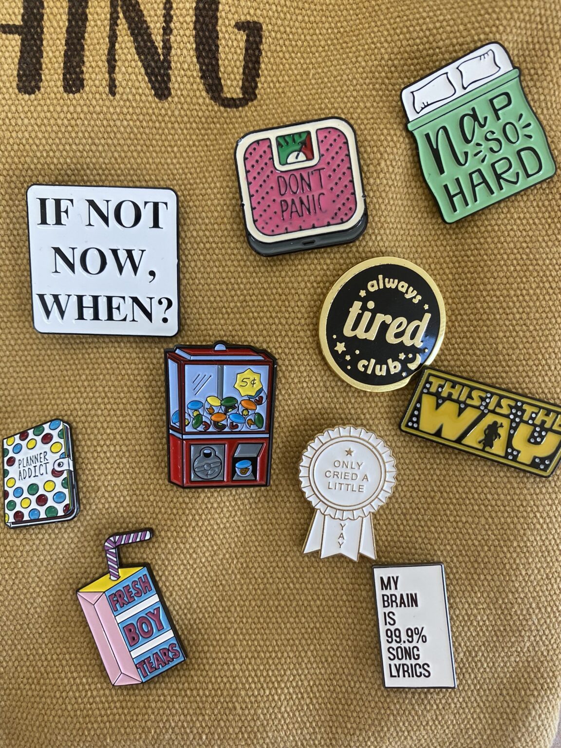 Collection de pins inspirants et engagés