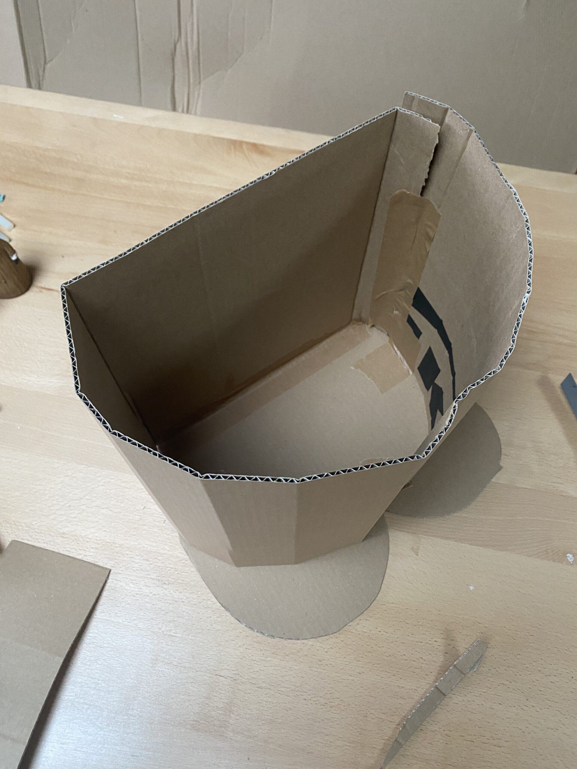 Calendrier de l'avent bottes de père noël en carton